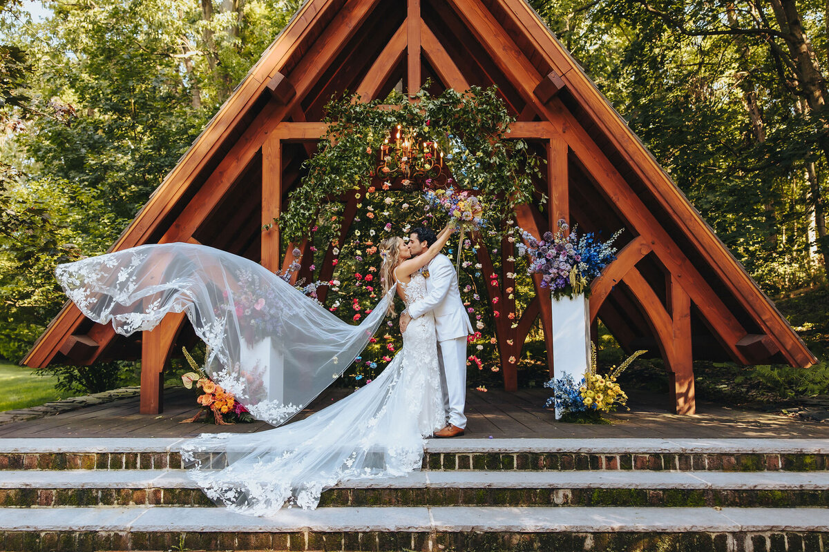 Wedding Photographer for Fun & Colorful Couples