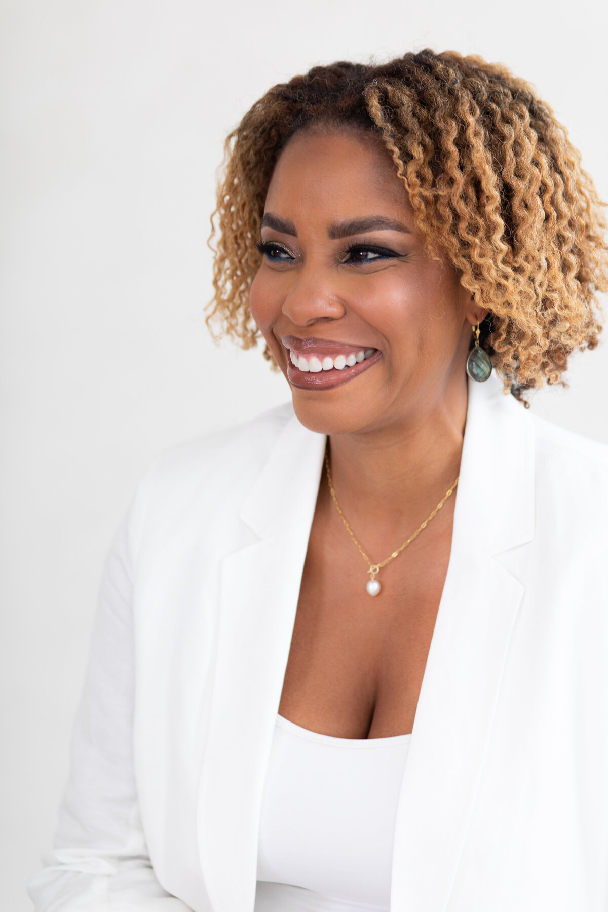 Contact Dr. Loree | Virtual Therapy in CA and WA