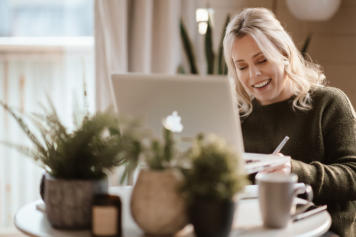 Wedding Marketing Consultant - Hope Nicholson Marketing Consultancy