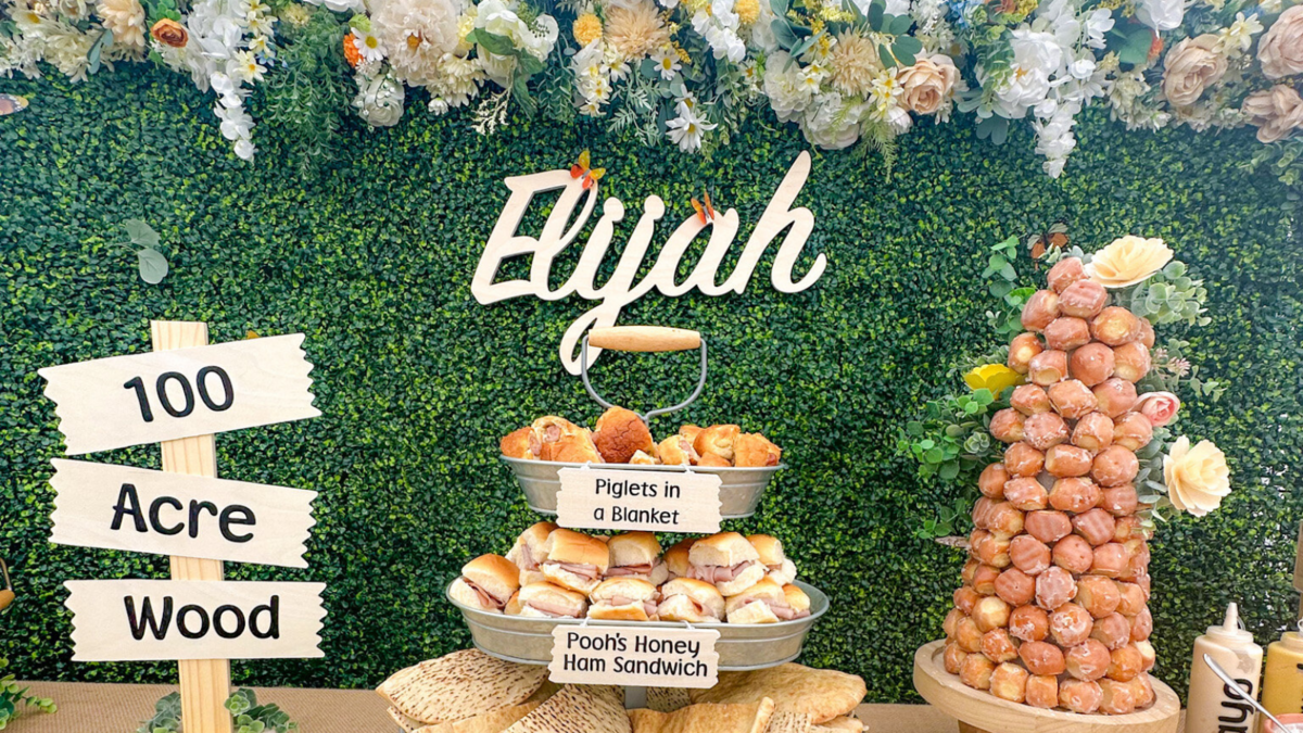 Greenery Boxwood Photo Backdrop Rental | DFW Party Styling