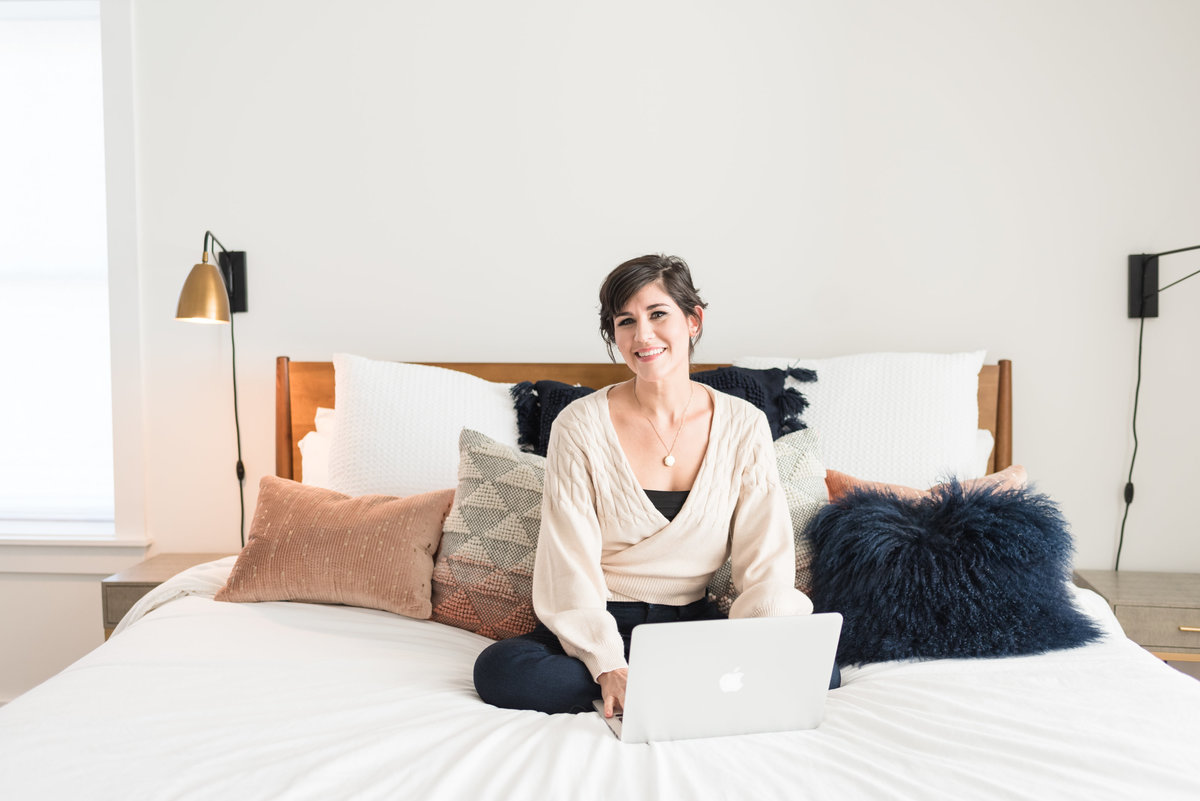 Professional Ghostwriter and Copywriter | Danielle Cook