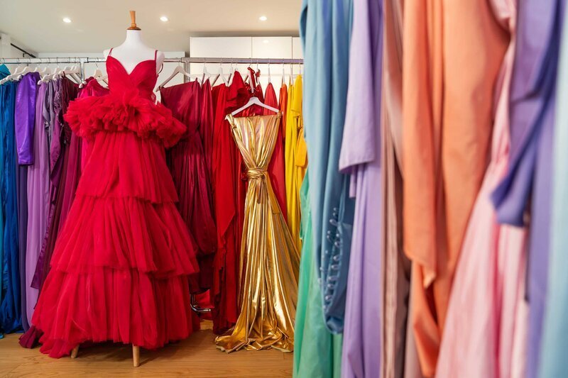 Explore Paris’ Largest Dress Collection for Photoshoots