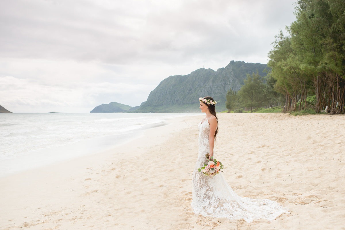 View Oahu Wedding Photography by Top Wedding Photographers in Oahu, HI