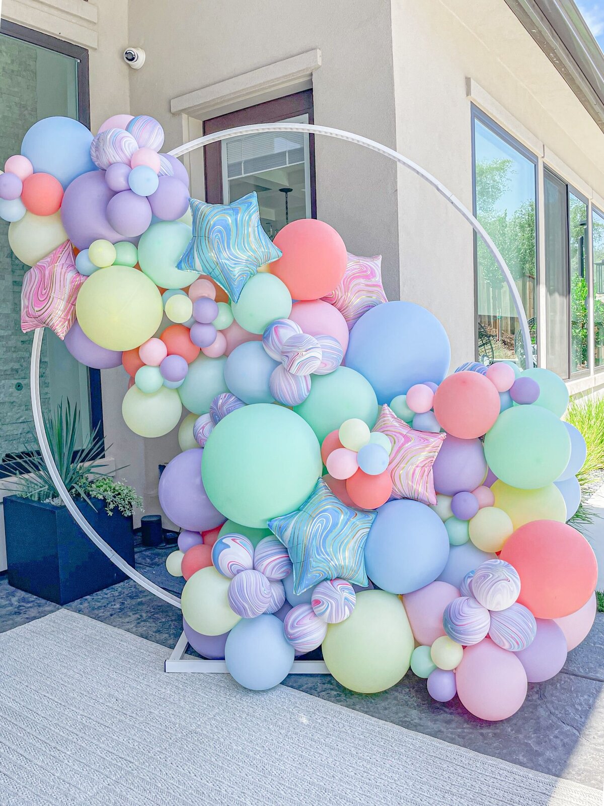 Designer Balloon Garlands Stands in Sacramento.