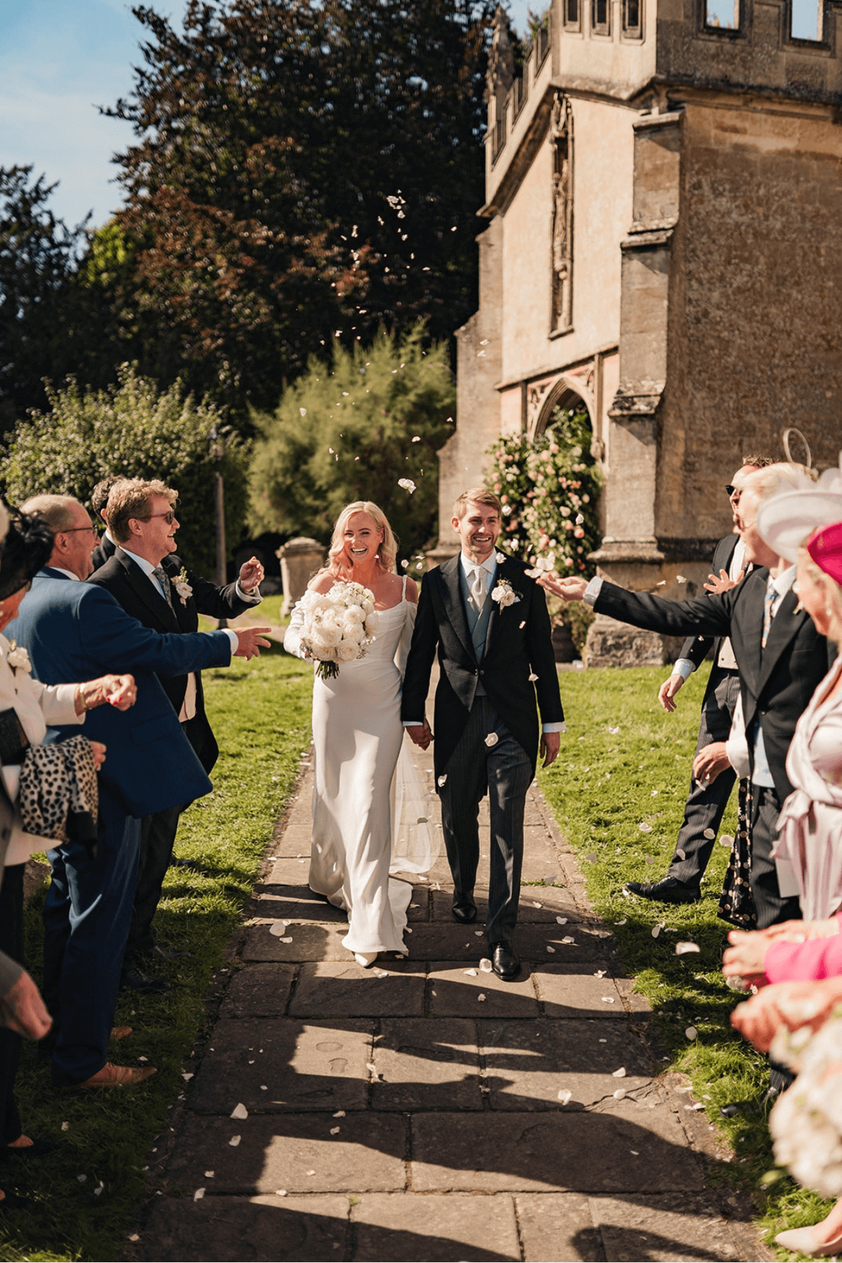 The Lakes by Yoo Wedding Flowers | Sally Gill Flowers