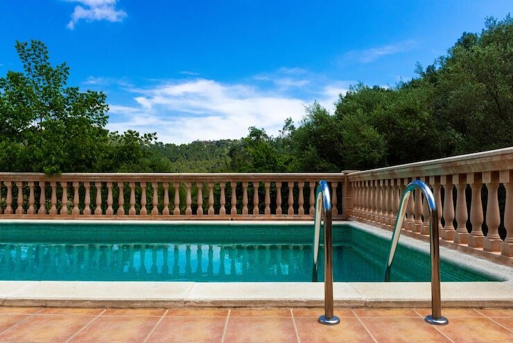 Is Your Pool Fence Code Compliant in Florida? Here's What Matters