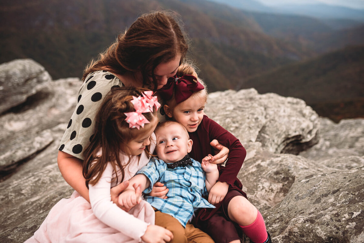 Home [lightandarmour.com]