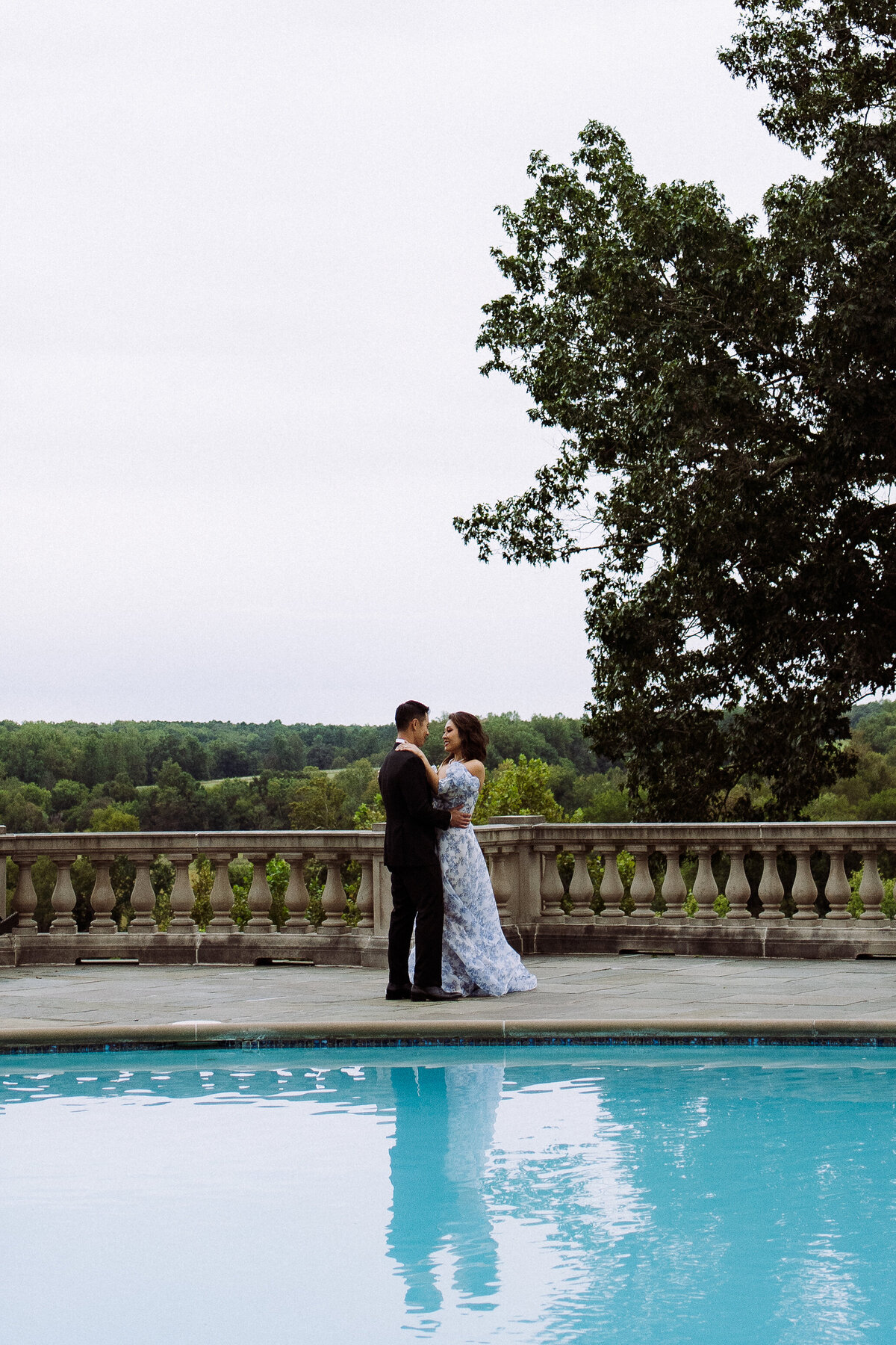 Cinematic wedding photography for film and super8 lovers.