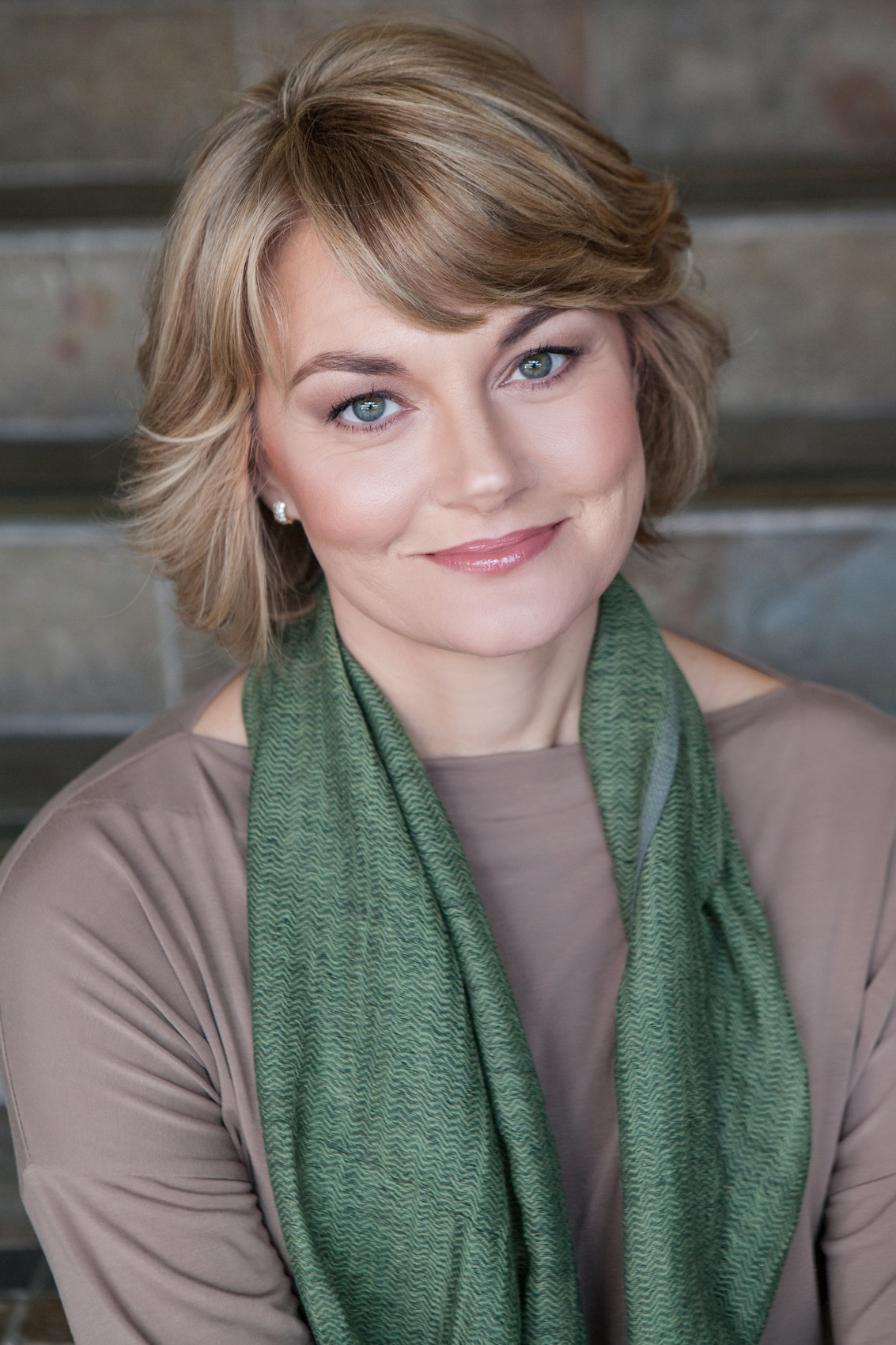 Lisa DeNeffe Photography - Professional Headshots