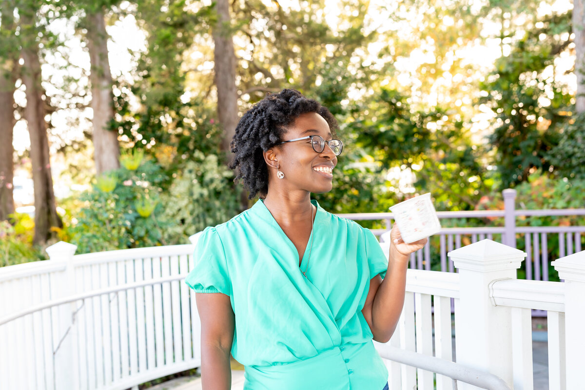 Jessica Berry | Fantasy, Sci-Fi, & Romance Book Editor