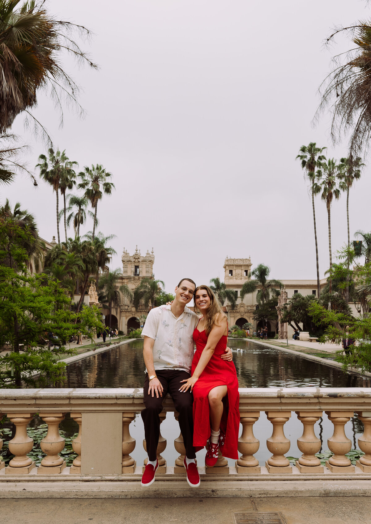 Cinematic wedding photography for film and super8 lovers.