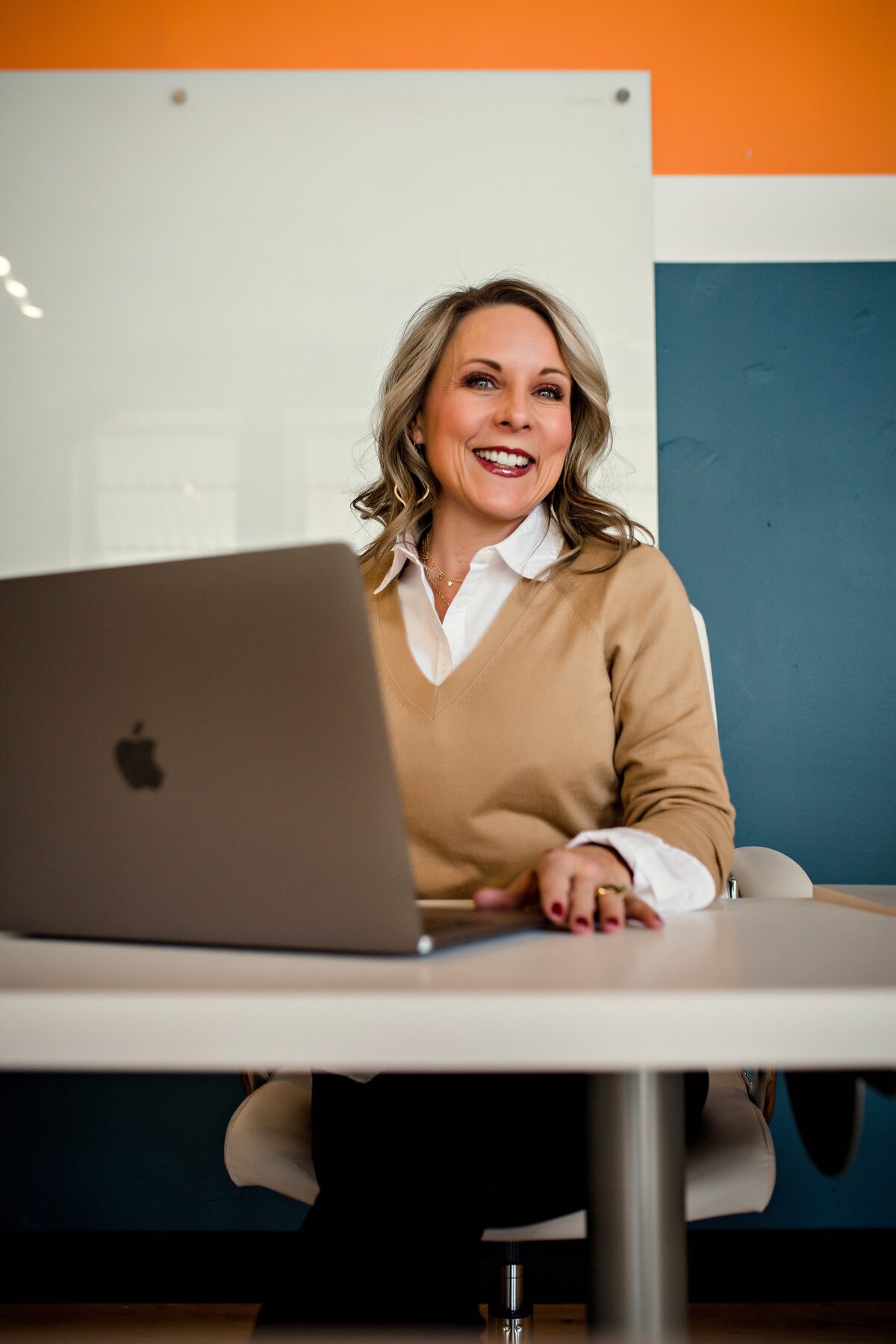 Lori Robertson | Meet Lori