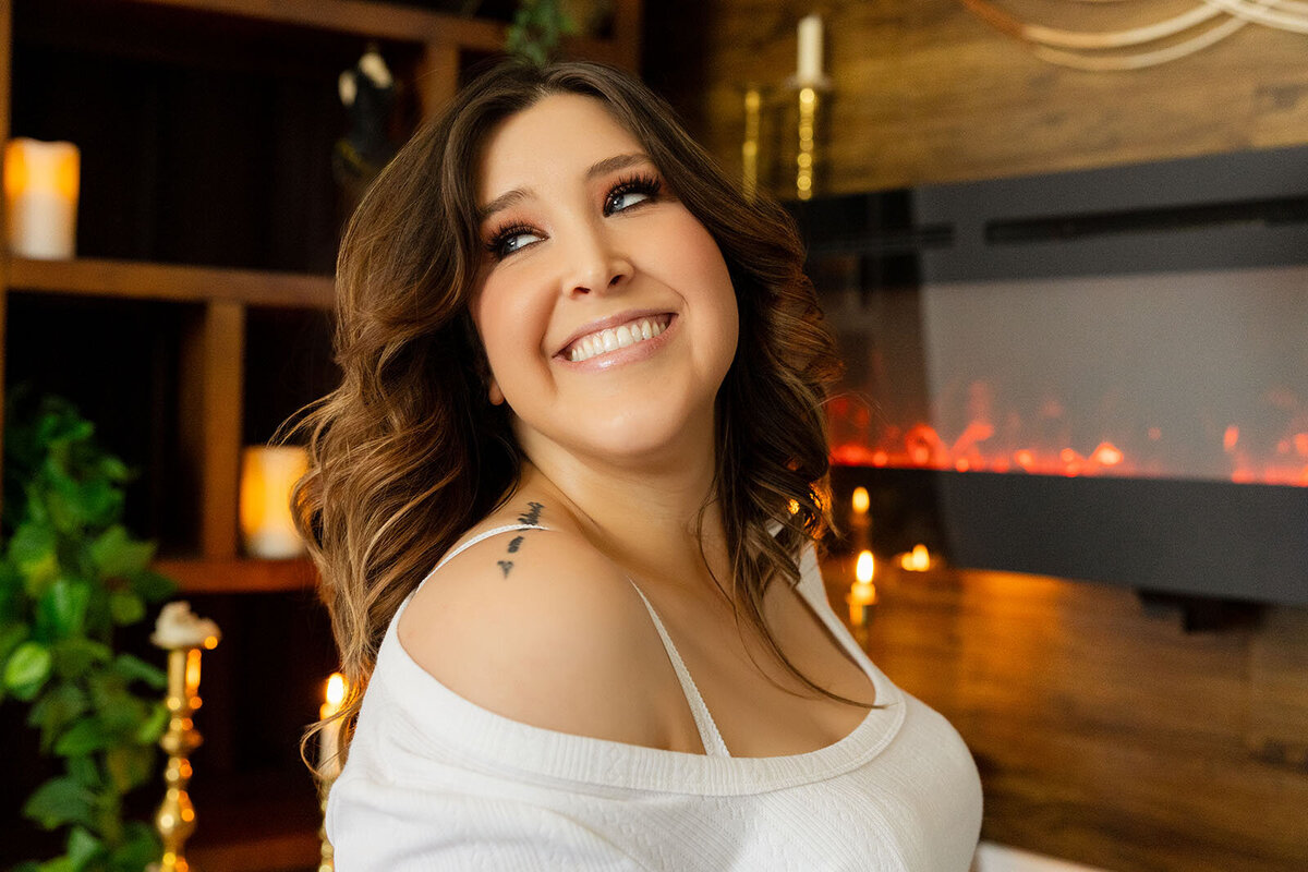 Apply To Our Flirty Over 30 Boudoir Experience | Mermaid Lake Boudoir