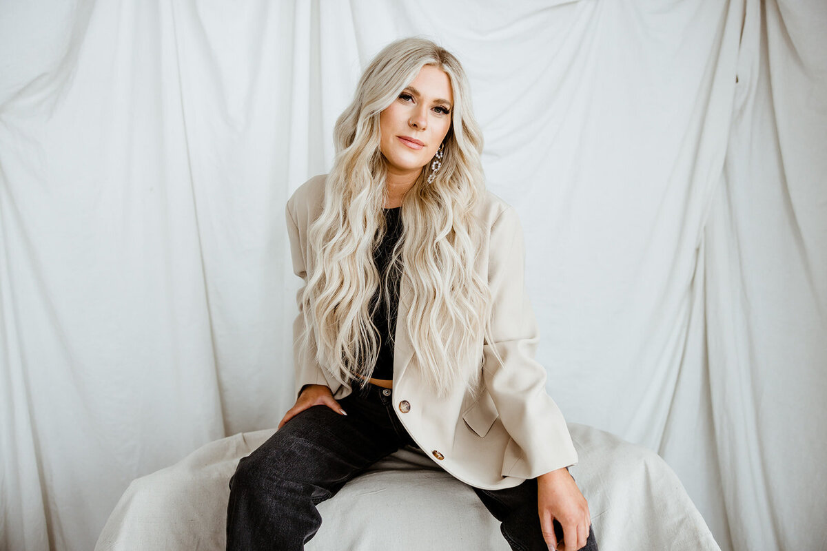 Hannah Murray | Certified IBE Extension Stylist