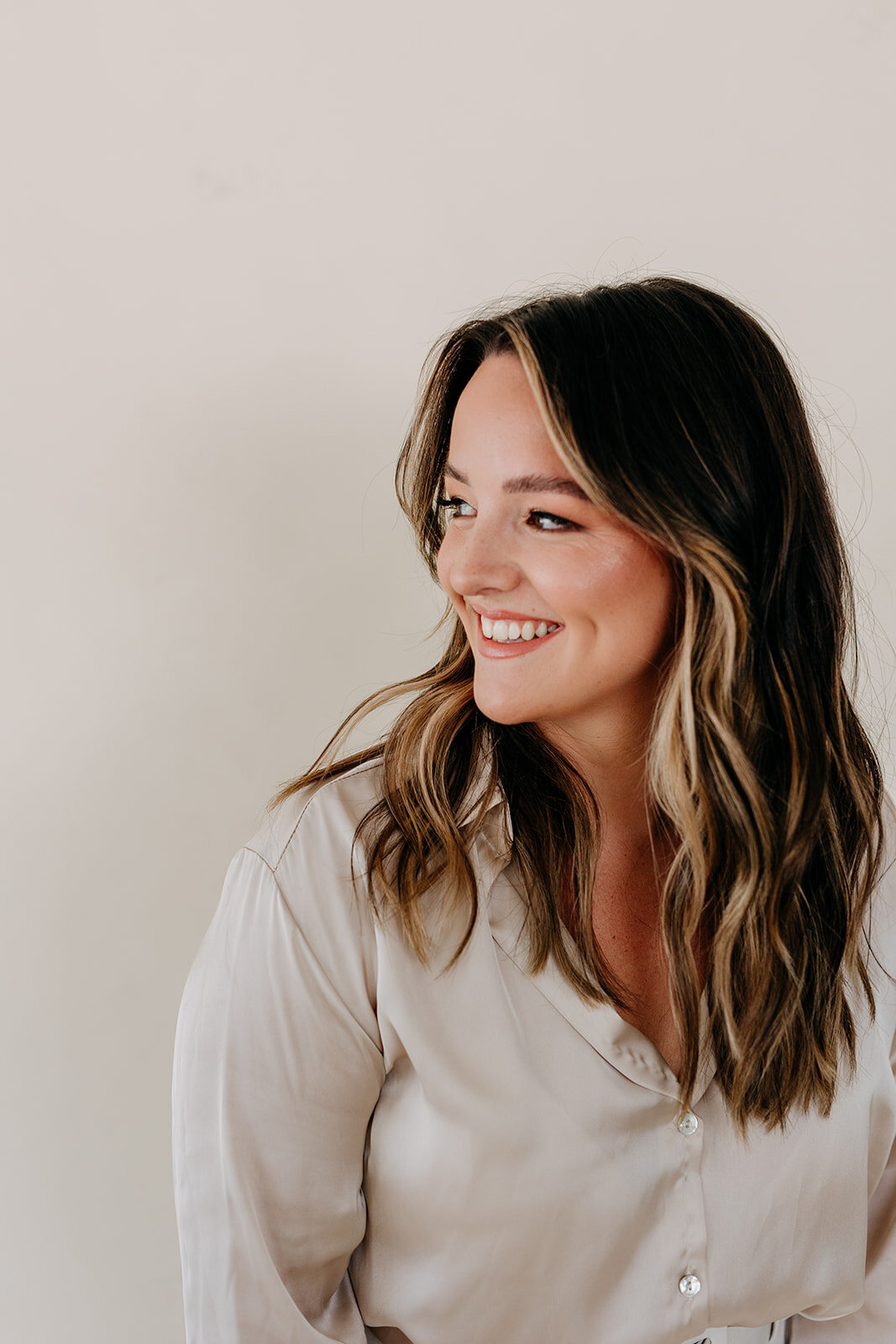 Contact Isabelle O'Neil