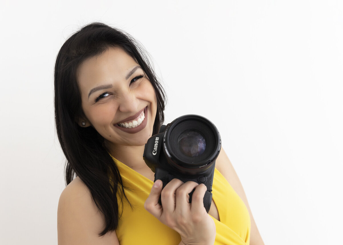 Meet Michelle Family Photographer in Birmingham, MI
