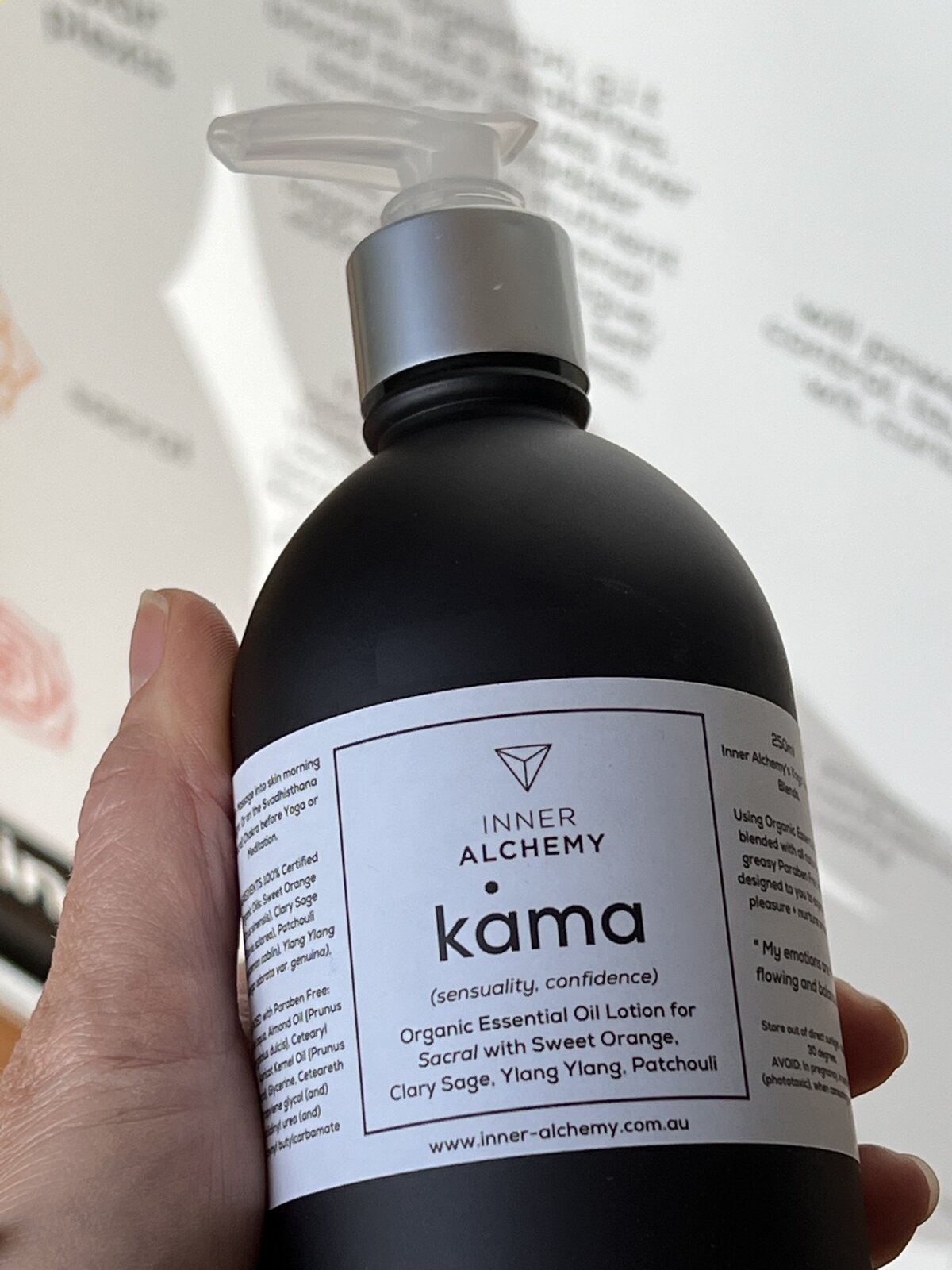 Kama lotion for the sacral chakra