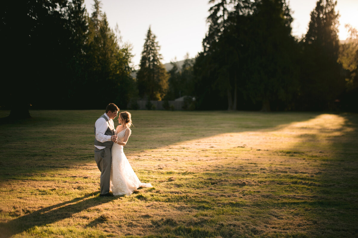 Kiarha Lou - Oregon Wedding Photo and Video