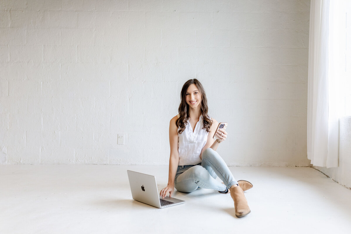 Learn About Jess Hopkins Say Yes With Jess Weddings