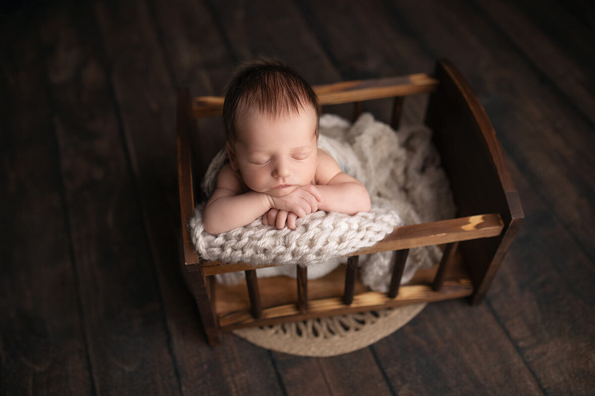 Hutchinson Newborn Photographer | Jennifer Brandes