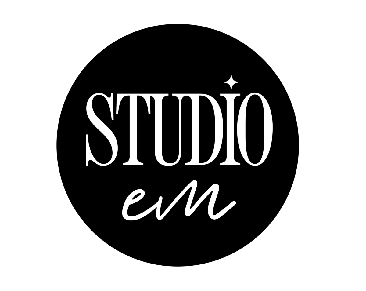 Studio Em Salon