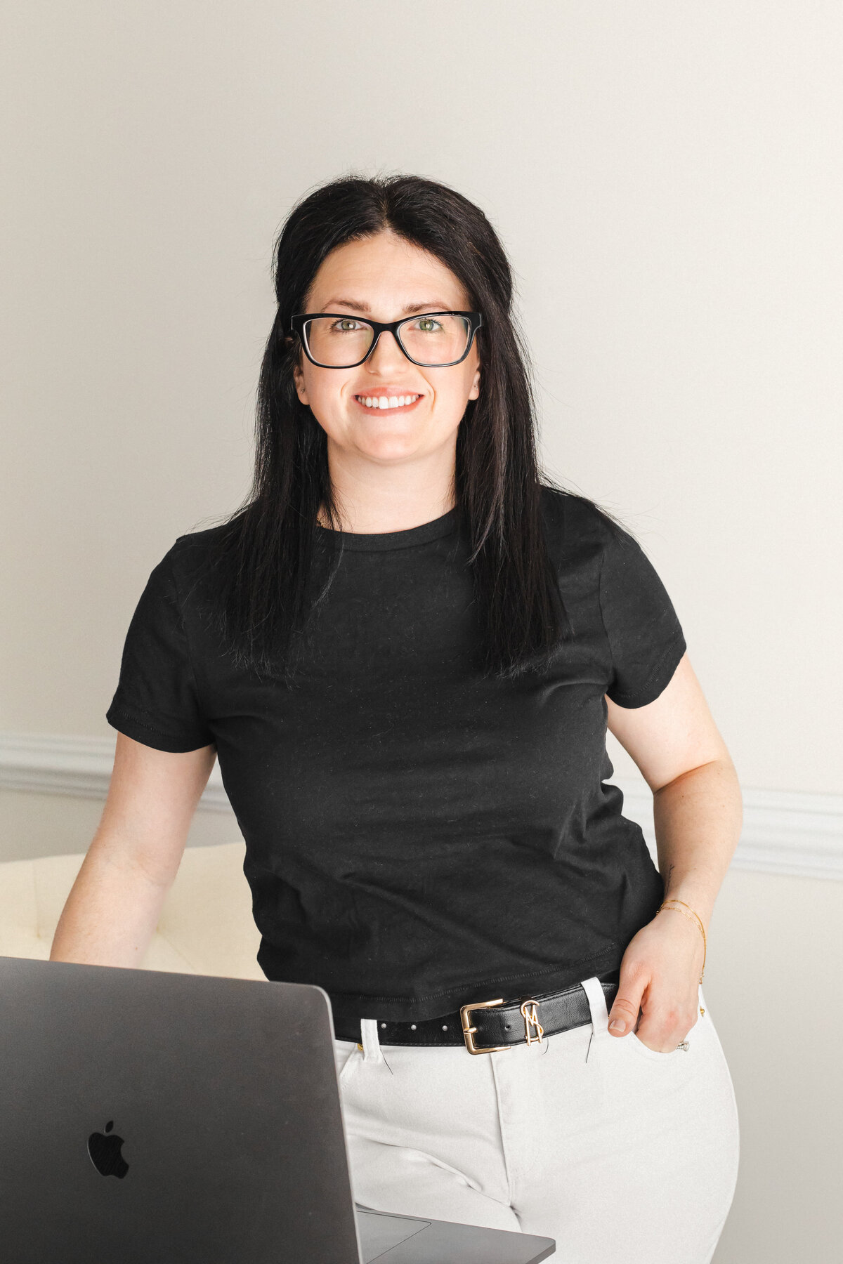 Photographer, Photo Editor, and Website & Logo Designer