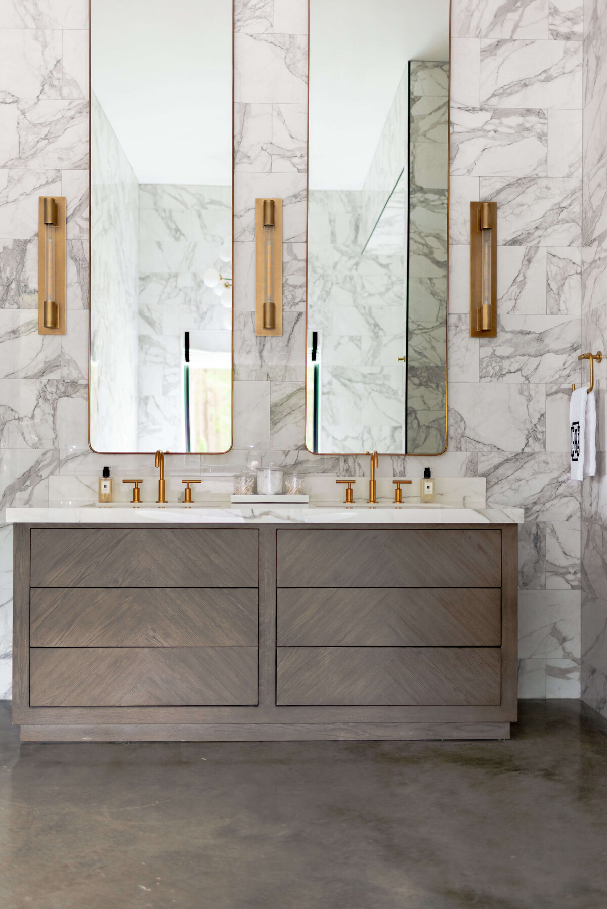 Building Belt | Portfolio of Oyster Creek Studios