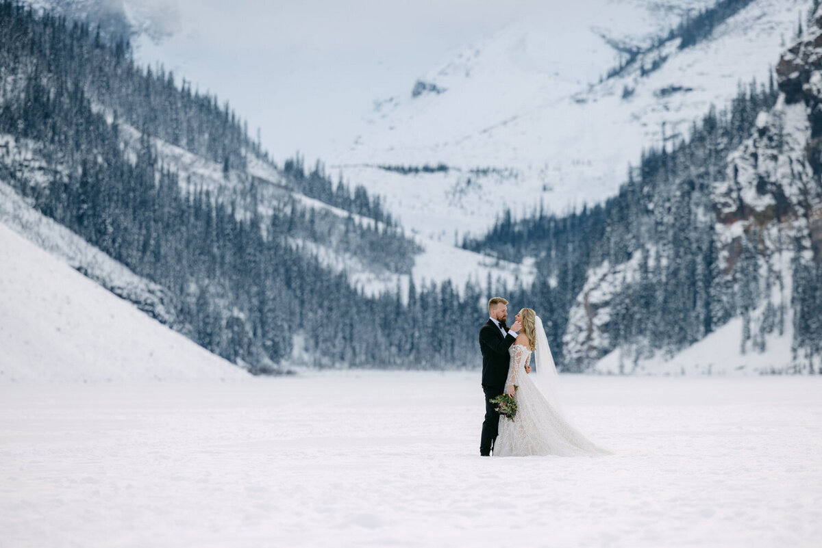 Anna & Jordan | Winter Wonderland Experience