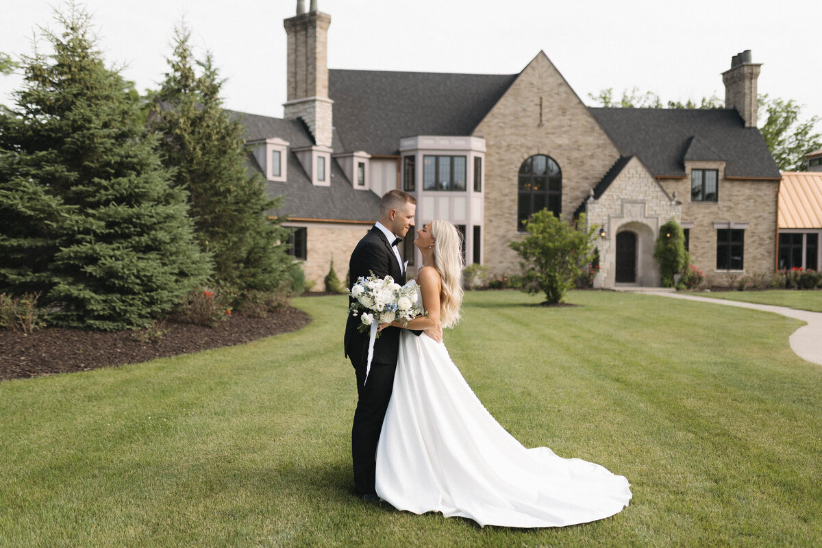 Kailee Marie Photography | Michigan Wedding Photographer