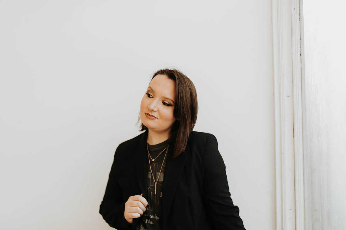 Sarah Kleist | Brand & Website Designer, Actor, Singer