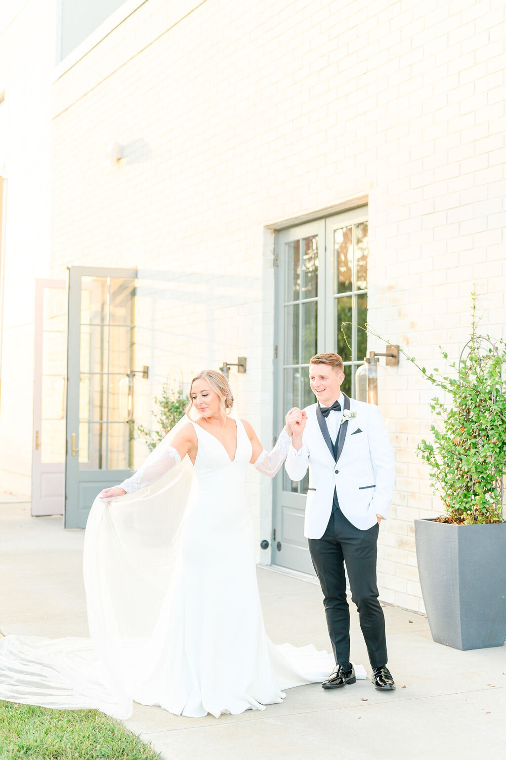 Ritz Charles Garden Pavilion Wedding | Courtney Carney Photography