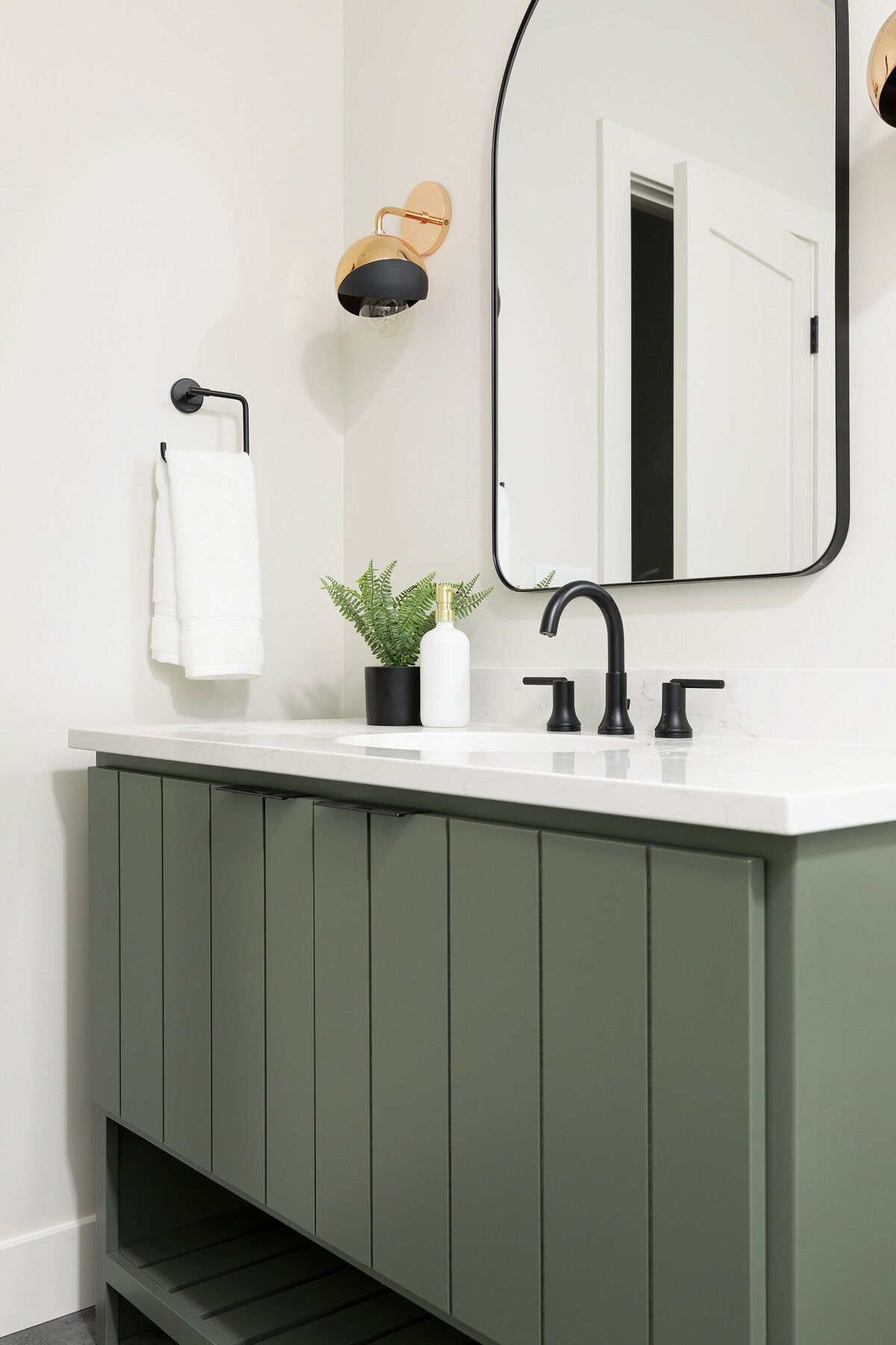 #MendotaModern | Alma Homes