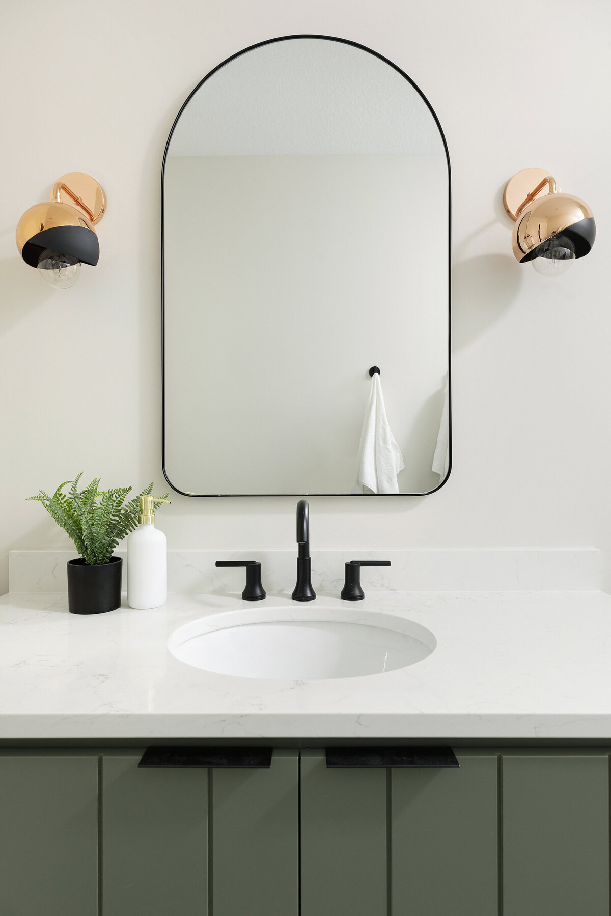 #MendotaModern | Alma Homes