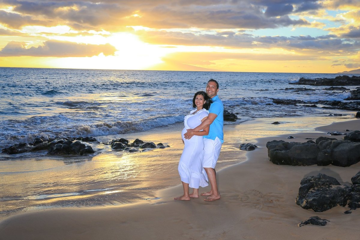 Maui Maternity Photographers - Capture Aloha Photography