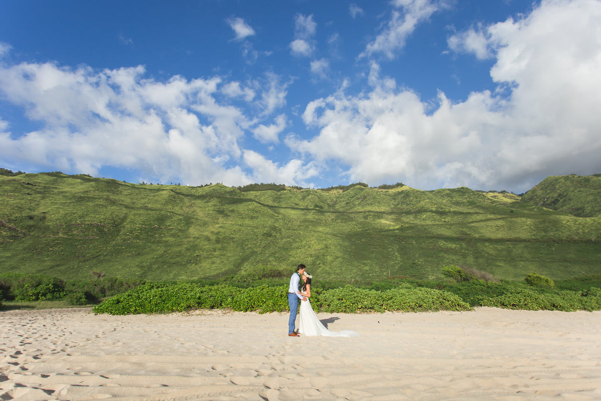 View Oahu Wedding Photography by Top Wedding Photographers in Oahu, HI