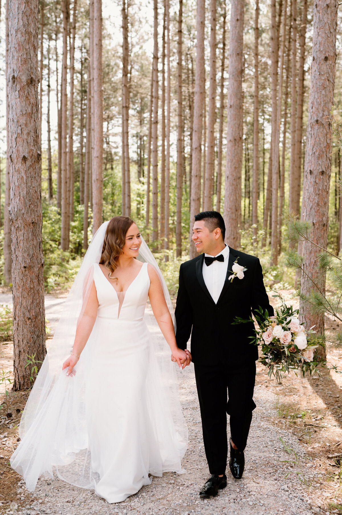 Pinewood Wedding | Julianna MB Photography