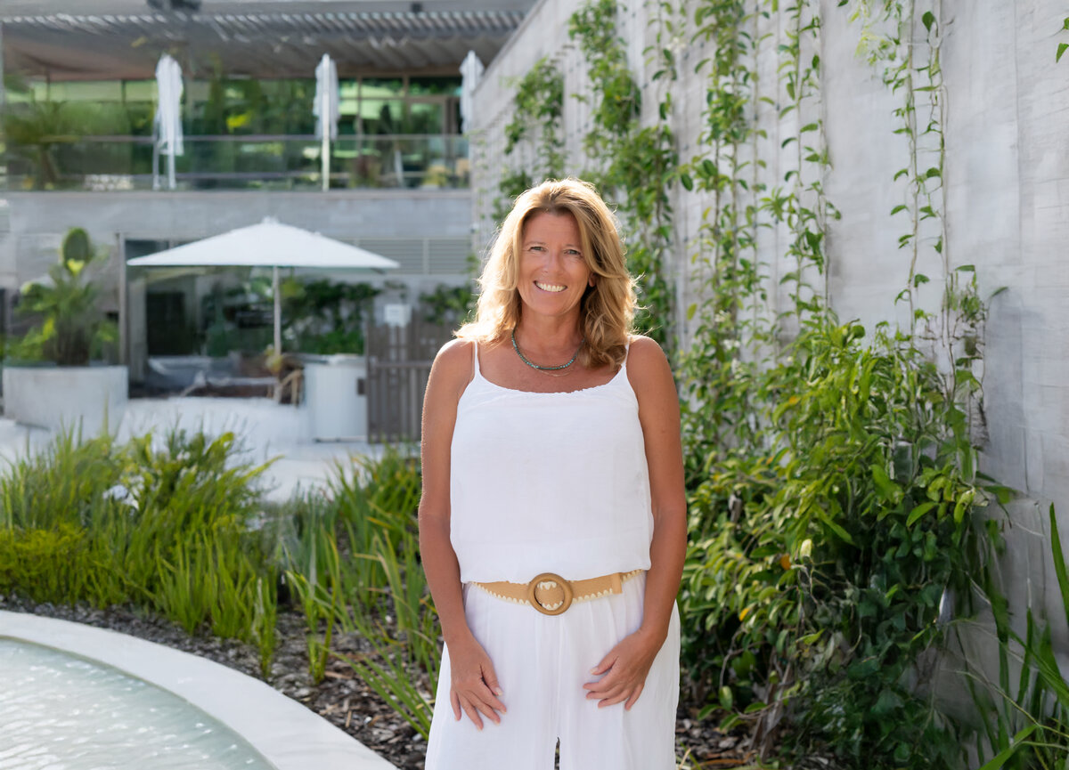 Deb Lawless Miller | Author Speaker Podcaster