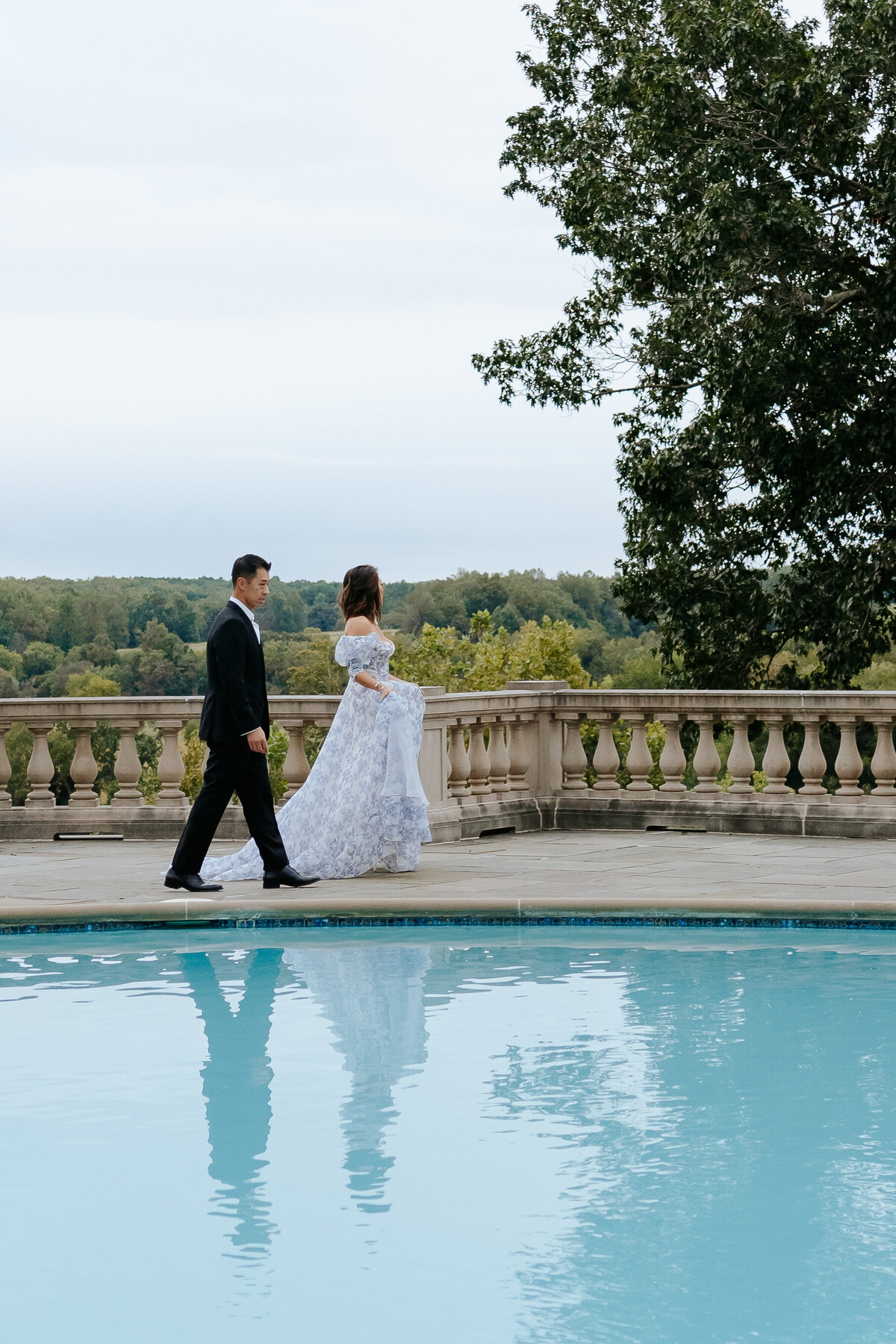 Cinematic wedding photography for film and super8 lovers.