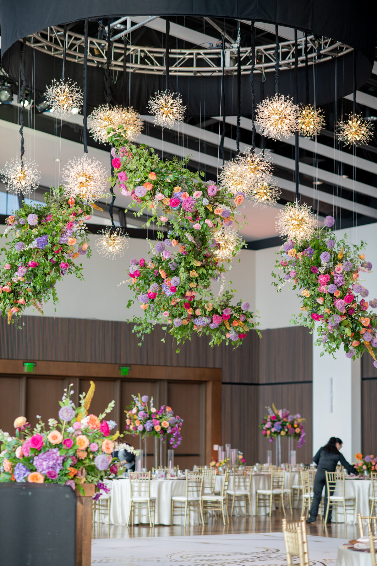 Stephanie & Markus:A Chandelier Of Flower and Stars at CMHOF-nashville ...