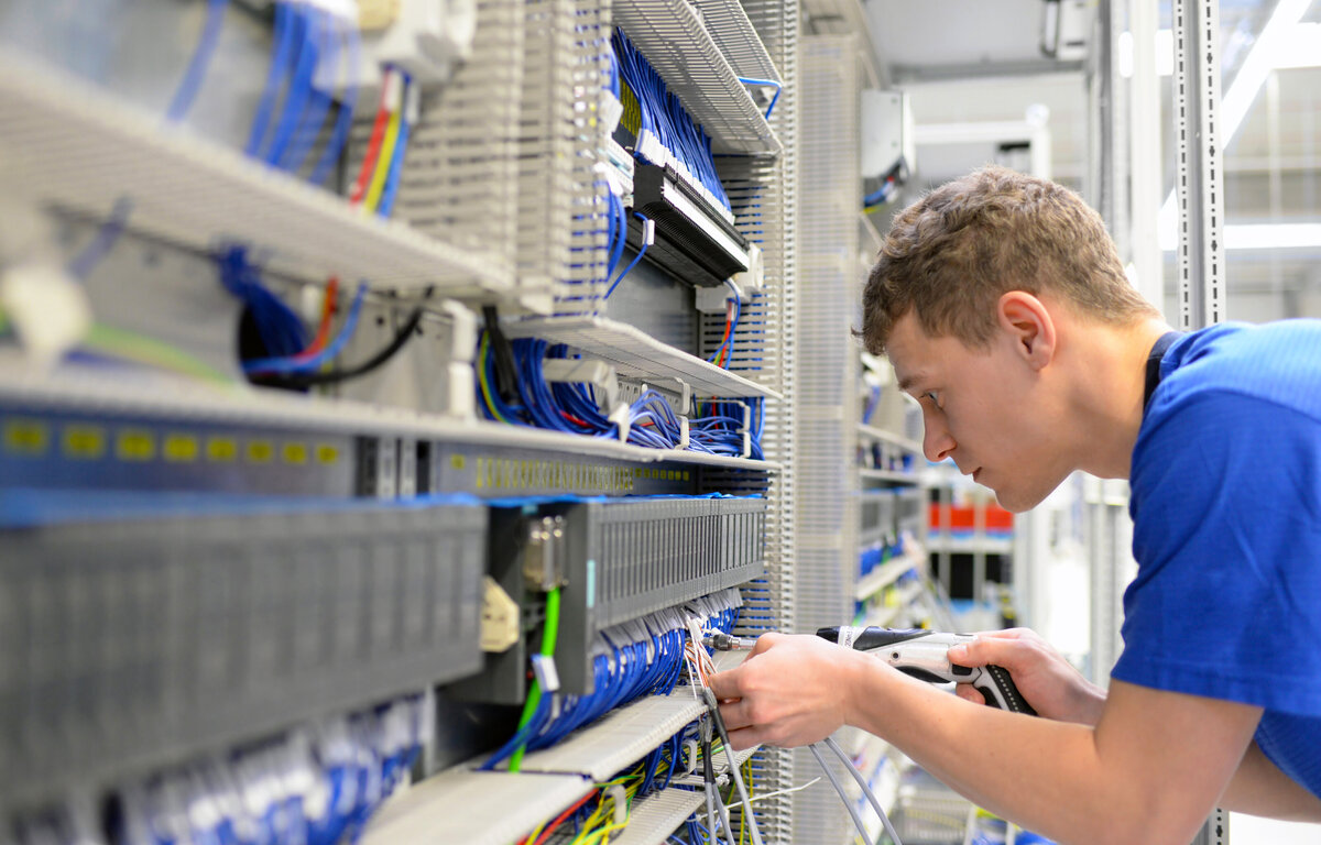 Drive Efficiency with Manufacture Intelligence | DASH Engineering