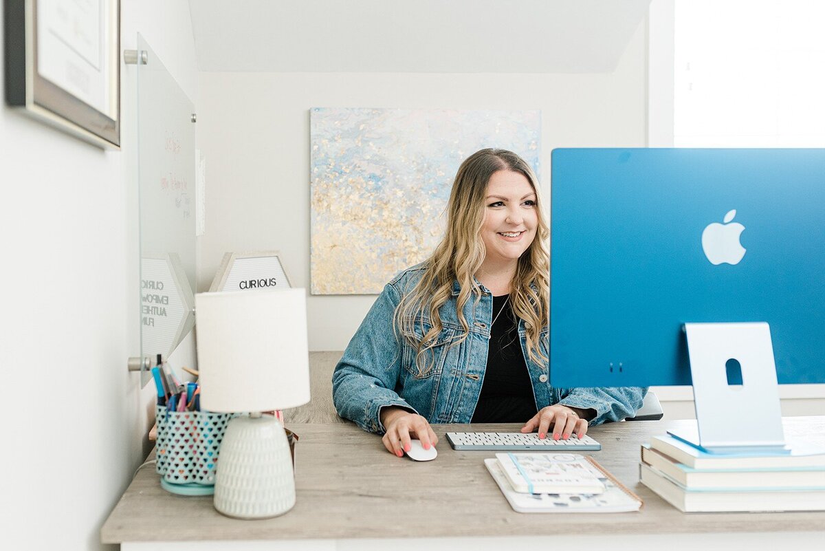 Contact – Copywriter for Entrepreneurs | Emily Writes Well