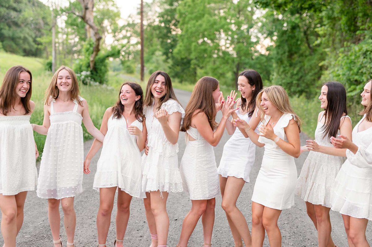 9 Best Friends: Hall High School Senior Photoshoot