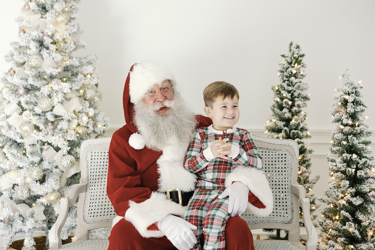 2025 Athens Santa Mini Sessions | Izzy + Co Studio