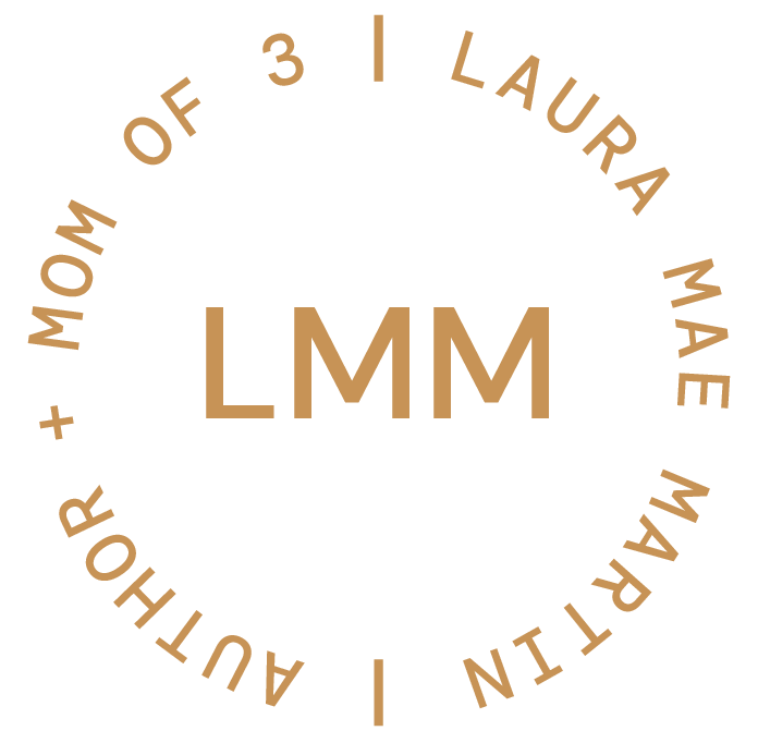 Laura Mae Martin | Author + Speaker | Do Less. Accomplish More