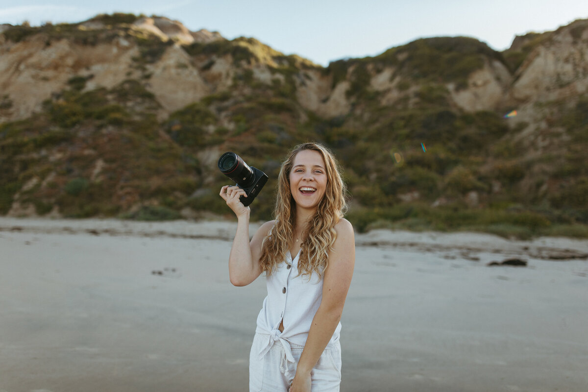 About Laura Burns, candid Orange County Wedding Photographer