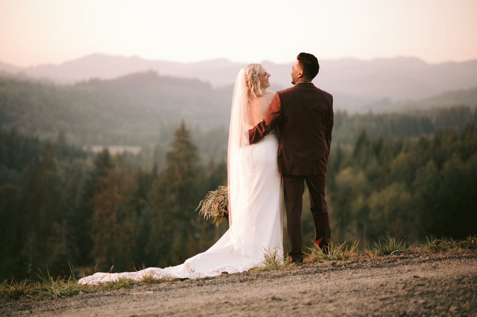 Kiarha Lou - Oregon Wedding Photo and Video