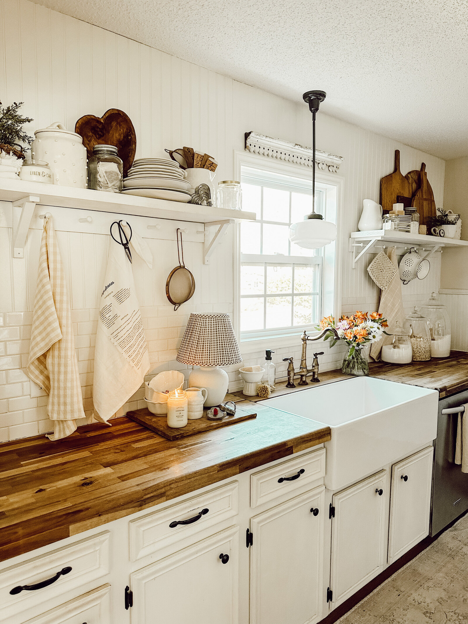 Itty Bitty Farmhouse Cozy Home Inspo And Help With Social Media For