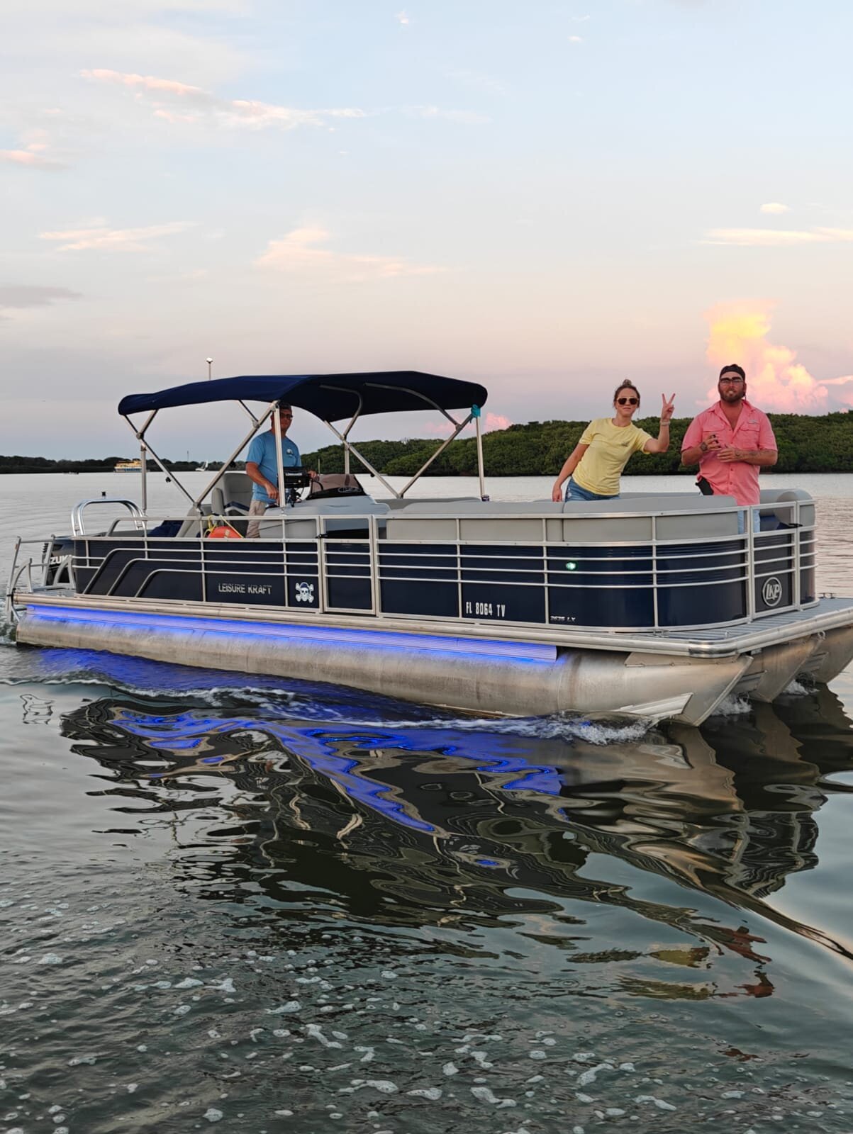 Egmont & Shell Key Pontoon and Dolphin Tours | Levique Tours
