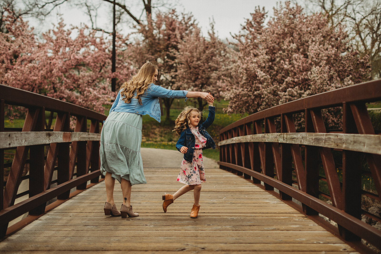 Lily & Fawn - Family Photographer Rochester MN
