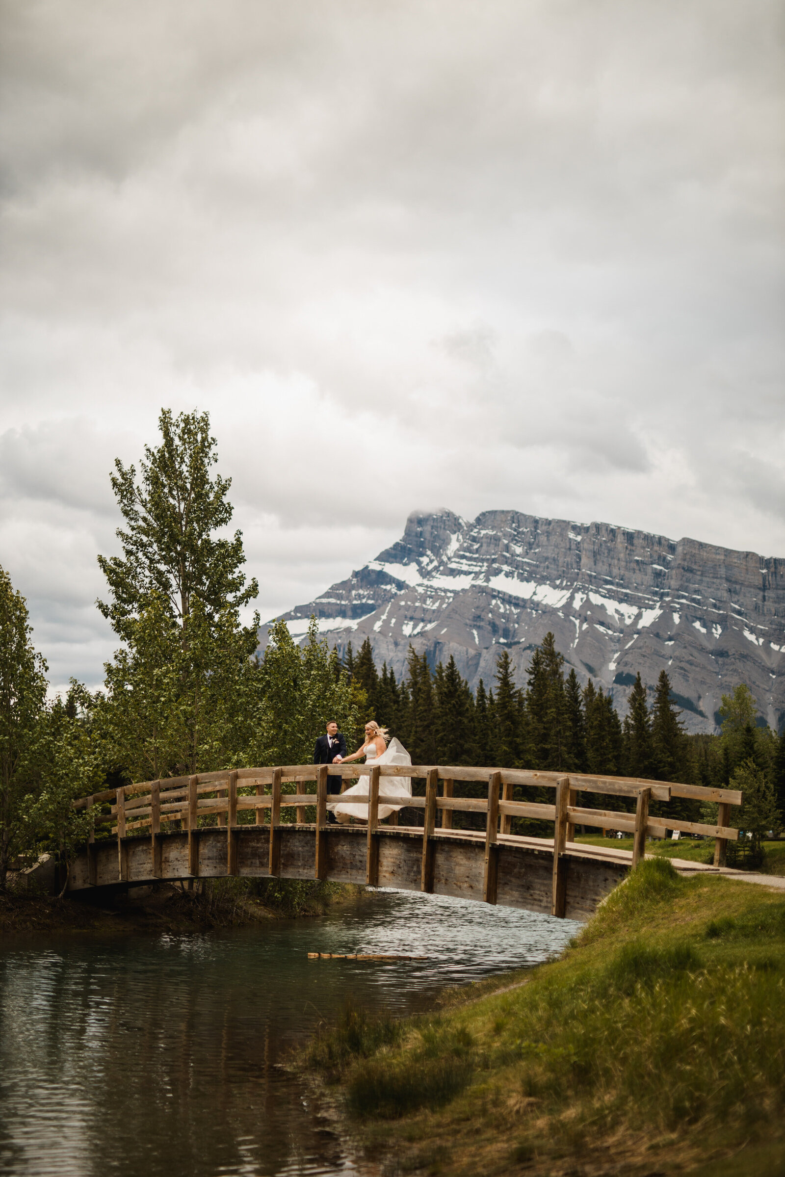 Banff Wedding Gallery - Best Locations in Banff for Photos!